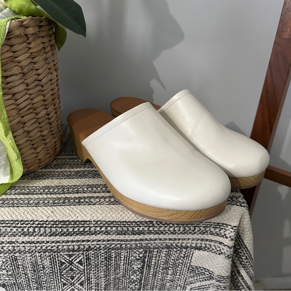 Universal Thread | Shoes | Universal Thread 9 Vegan Faux Wood Cream ...